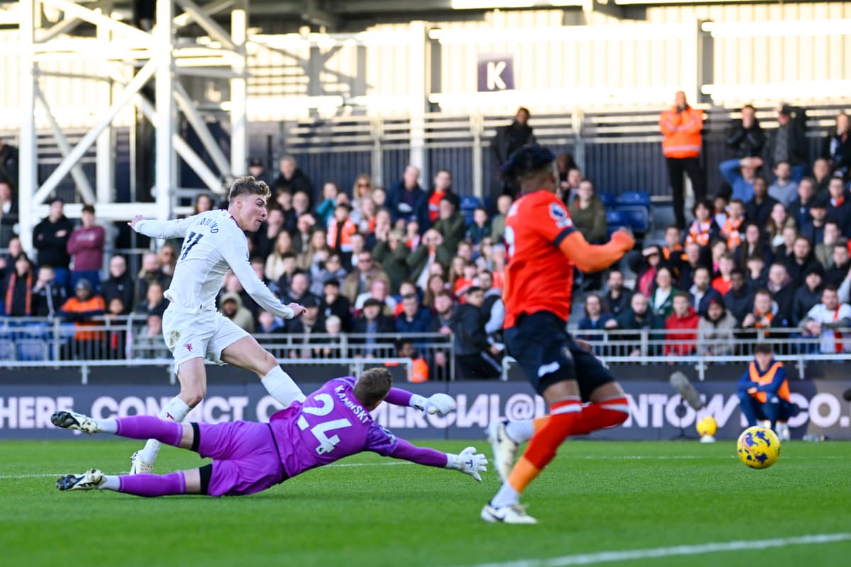 Gary Neville identifies Man Utd target as Red Devils can 'smell ... Gary Neville identifies Man Utd target as Red Devils can 'smell ...